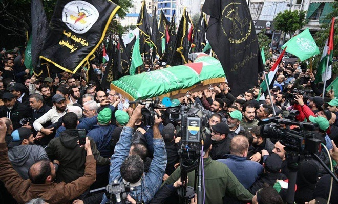 Şehit Salih El-Aruri'nin cenazesine on binlerce kişi katıldı