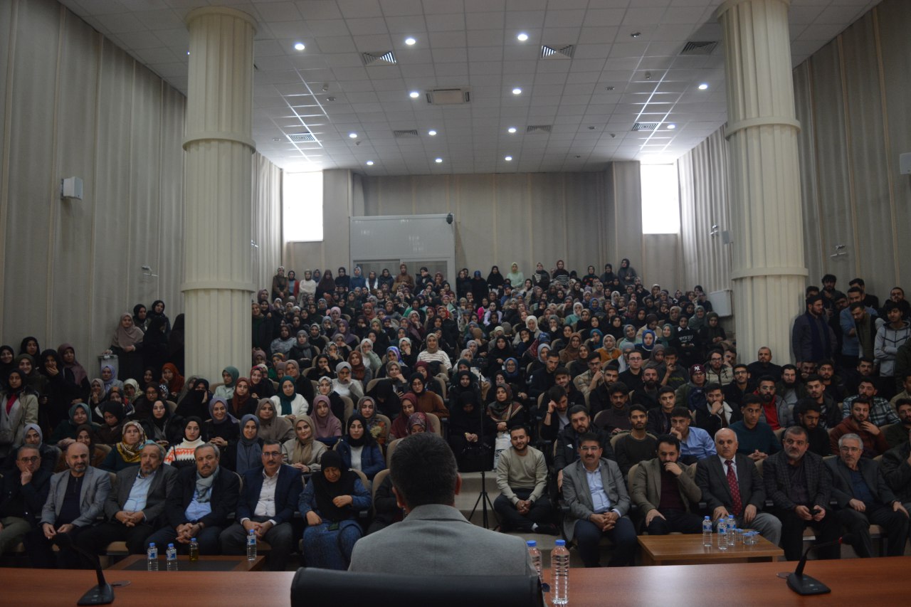 “Ashab-ı Suffa'dan Modern Akademiye Müslüman Öğrenci”